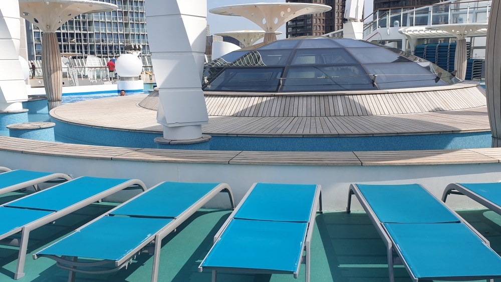 Fotoreportage: Lachende AIDAdiva in zonnig Rotterdam | Cruisereiziger