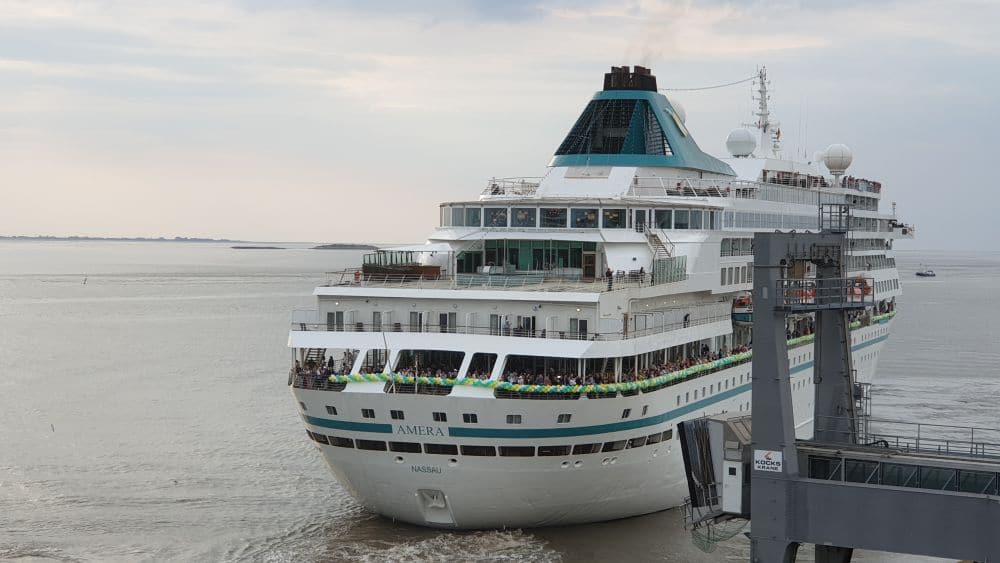 MS Amera feestelijk gedoopt in Bremerhaven - Cruisereiziger